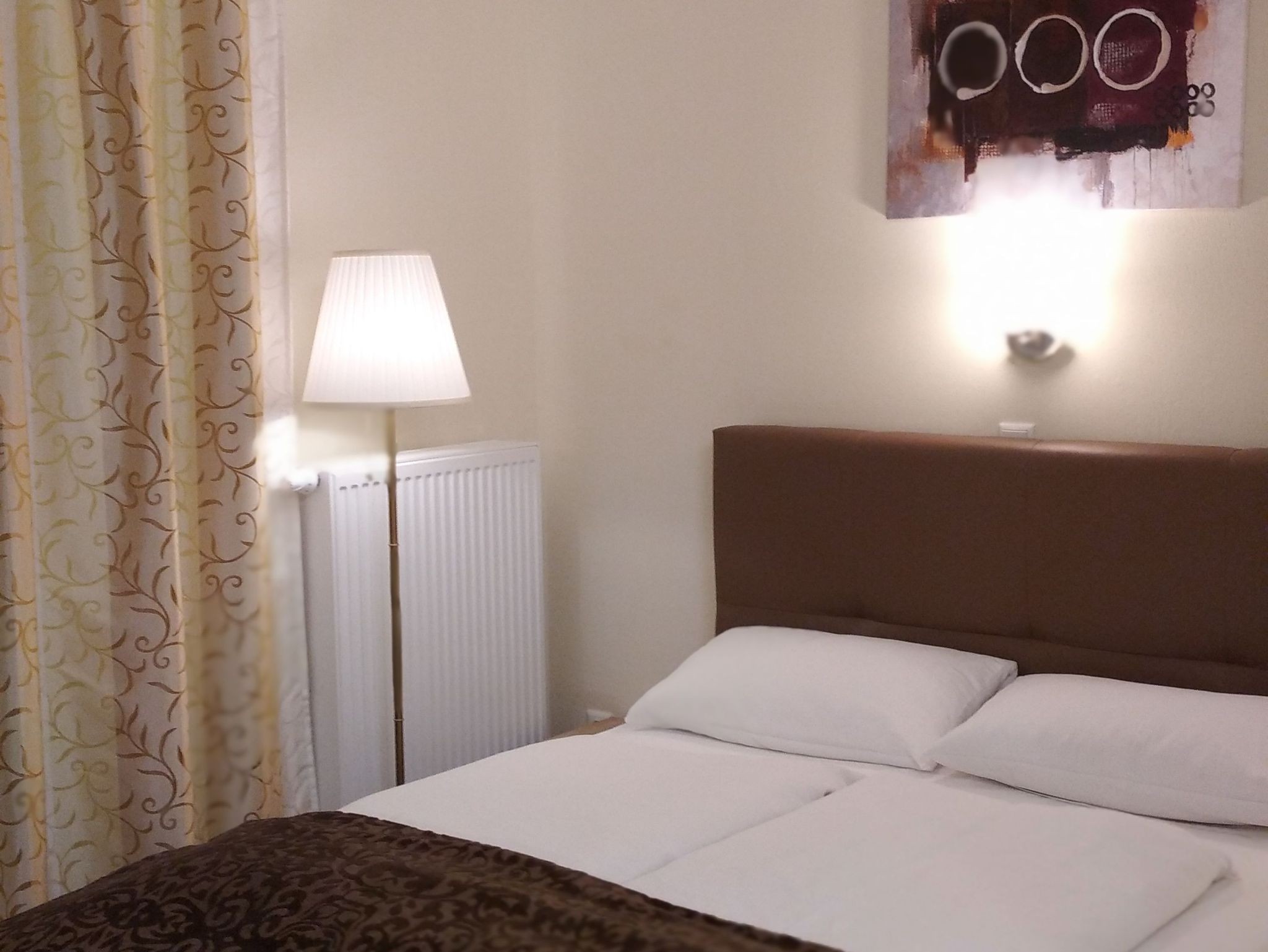 - 2 Personen - Lange Brücke - 99084 - Erfurt - 530-762713 - Feline Holidays